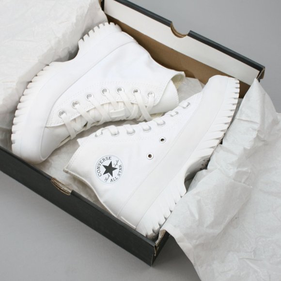 Converse | Shoes | Converse Ladies 6 Chuck Taylor All Star Lugged 2 ...